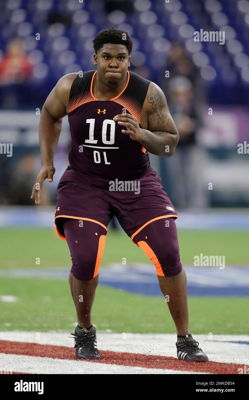 South Carolina offensive lineman Dennis Daley runs a drill during the ...