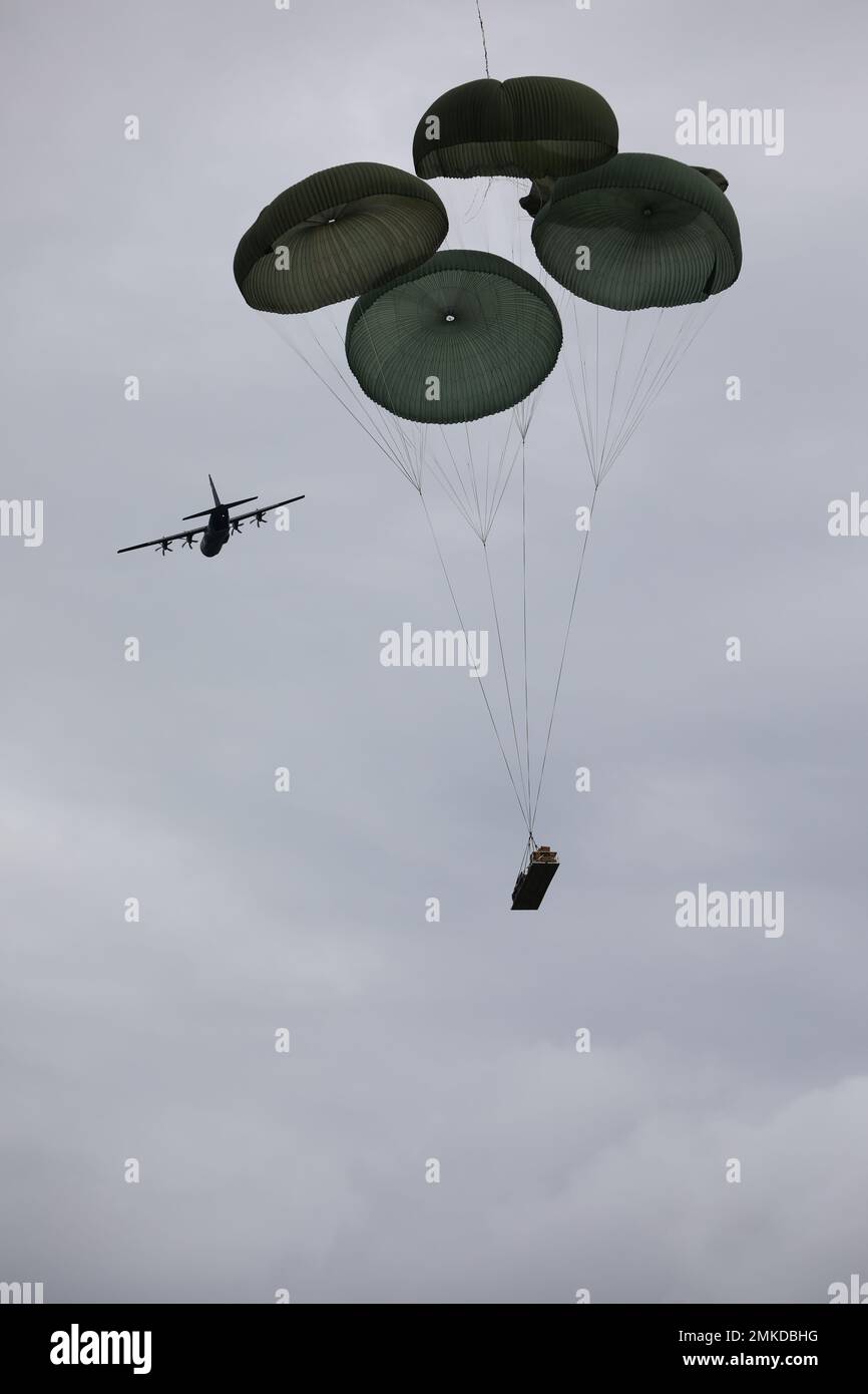 A HMMWV and M119 105 mm howitzer assigned to the 173rd Airborne Brigade ...