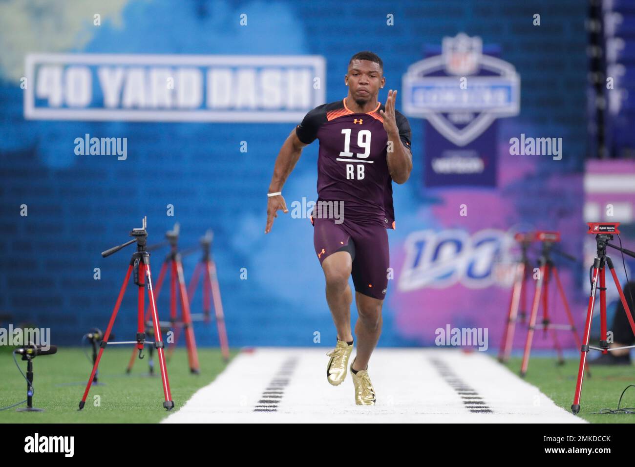 Memphis running back Tony Pollard runs the 40-yard dash at the NFL ...