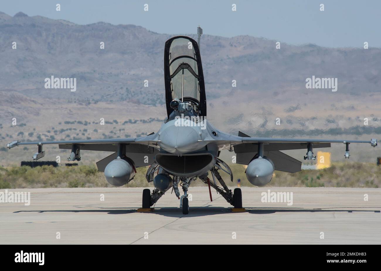 An F-16 Fighting Falcon from the Air Force Reserve Command Test Center ...