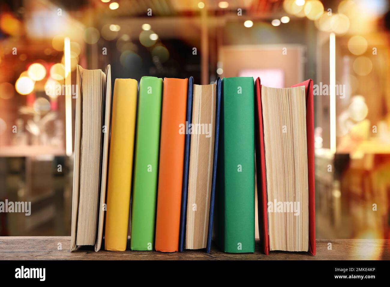 Books on center table hi-res stock photography and images - Alamy
