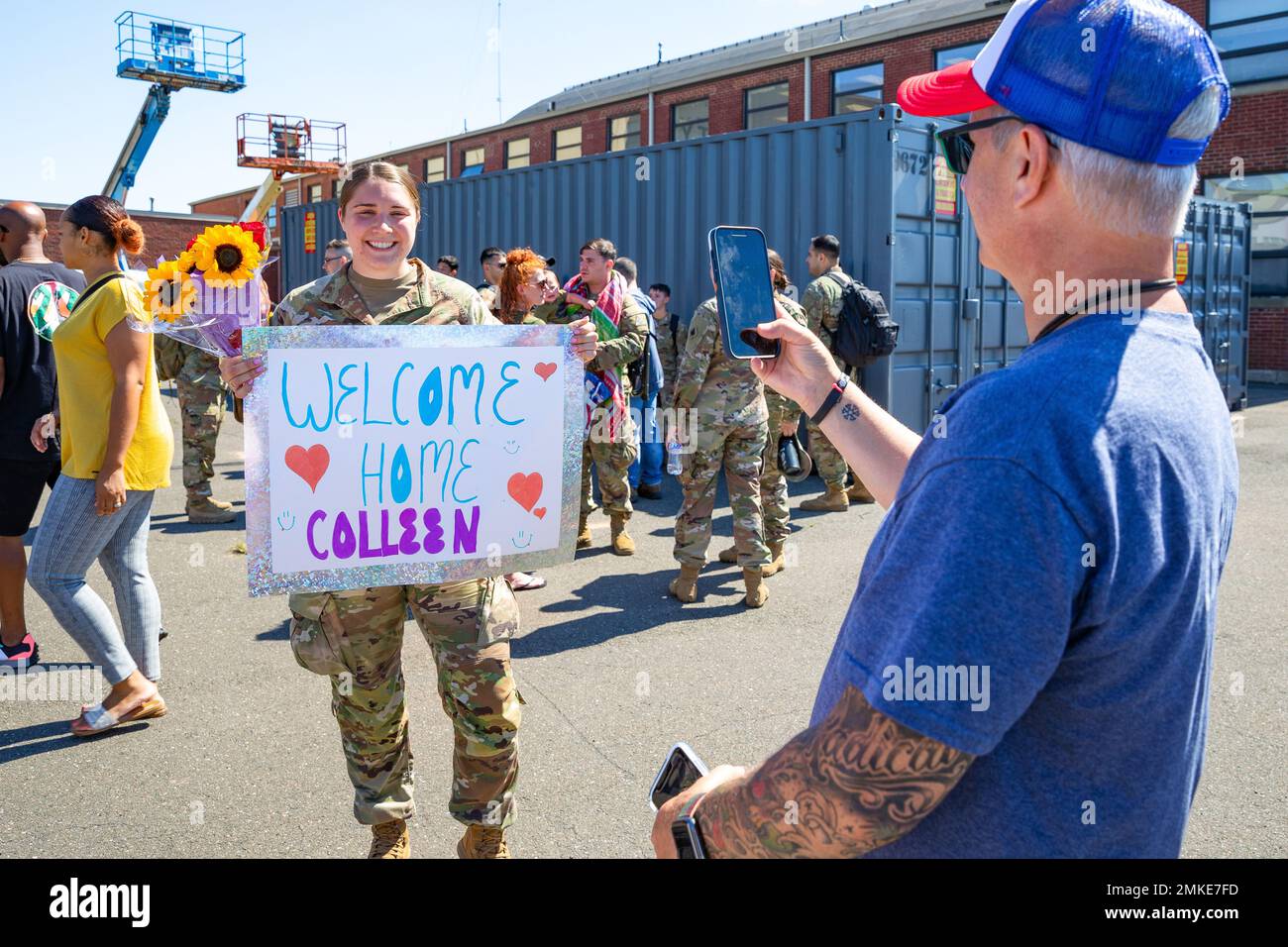 A U.S. Army soldier assigned to the 142nd Area Support Medical Company ...
