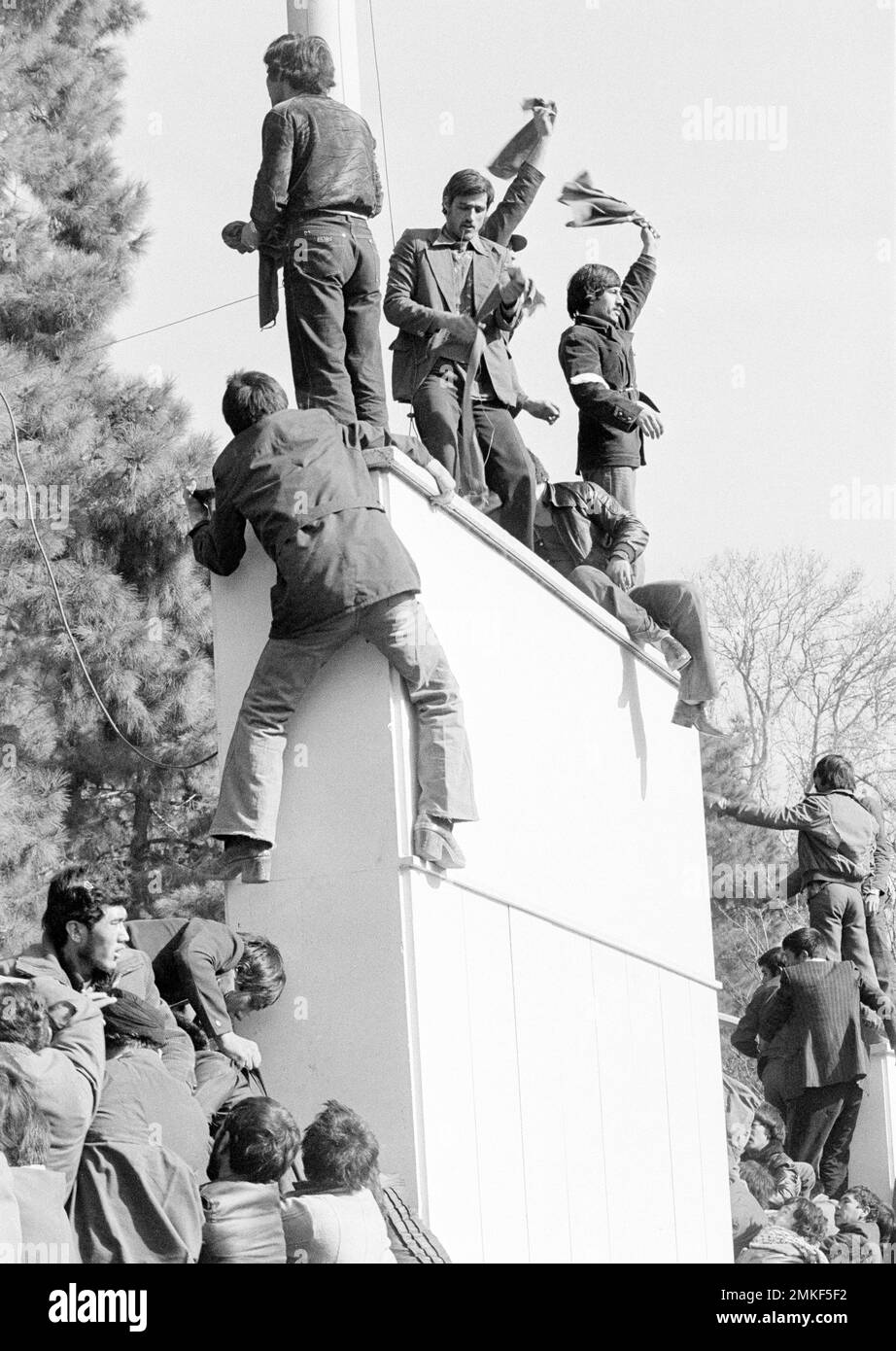 Thousands of demonstrators storm the Russian Embassy in Tehran ...