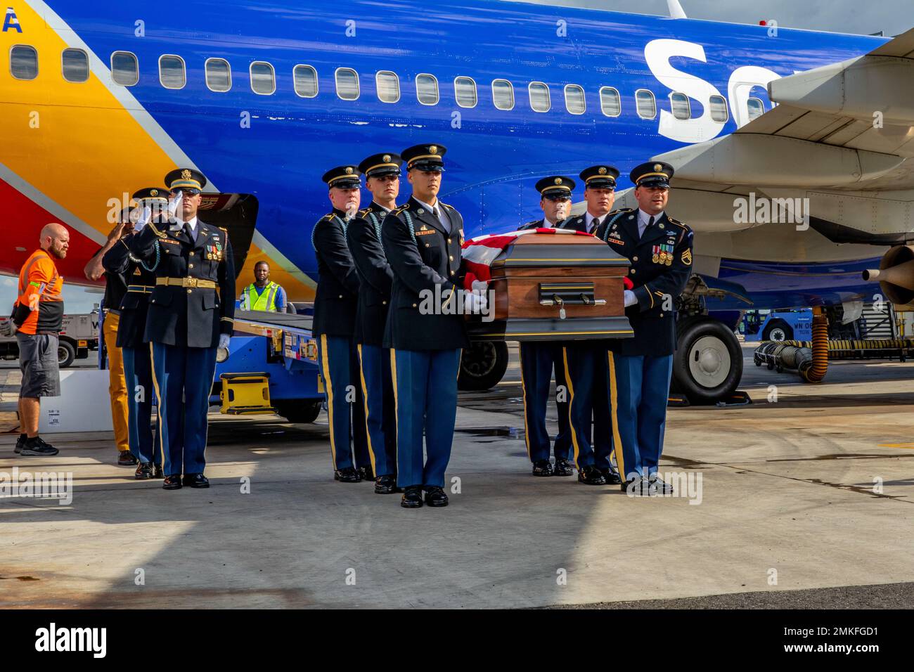 Soldiers assigned to B Co., 1st Battalion, 3d U.S. Infantry Regiment ...