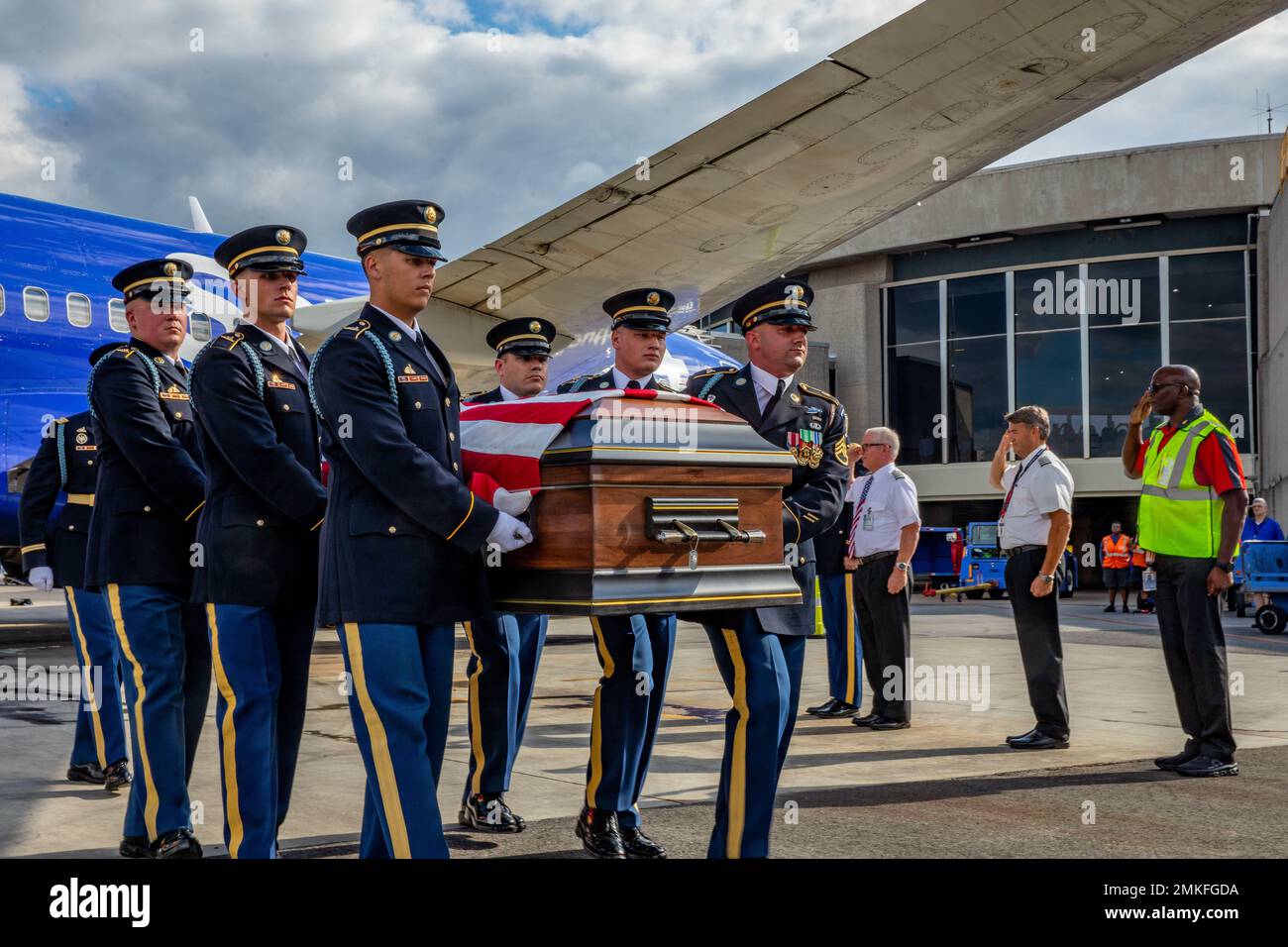 Soldiers assigned to B Co., 1st Battalion, 3d U.S. Infantry Regiment (The Old Guard) conduct ...