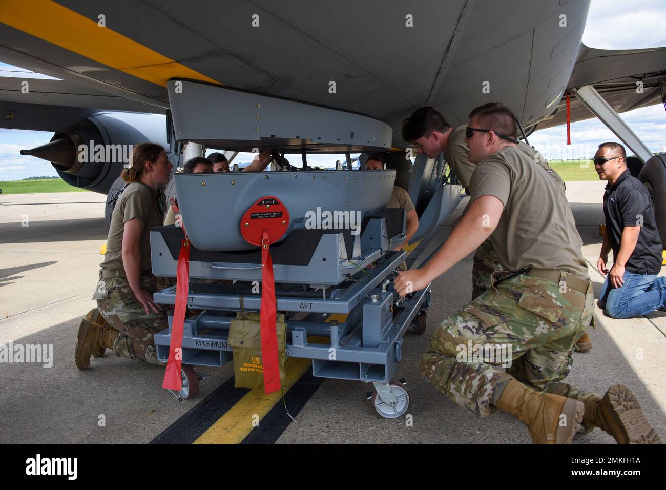 Guardsmen with the Pennsylvania, Ohio, Michigan, Wisconsin and Main Air ...