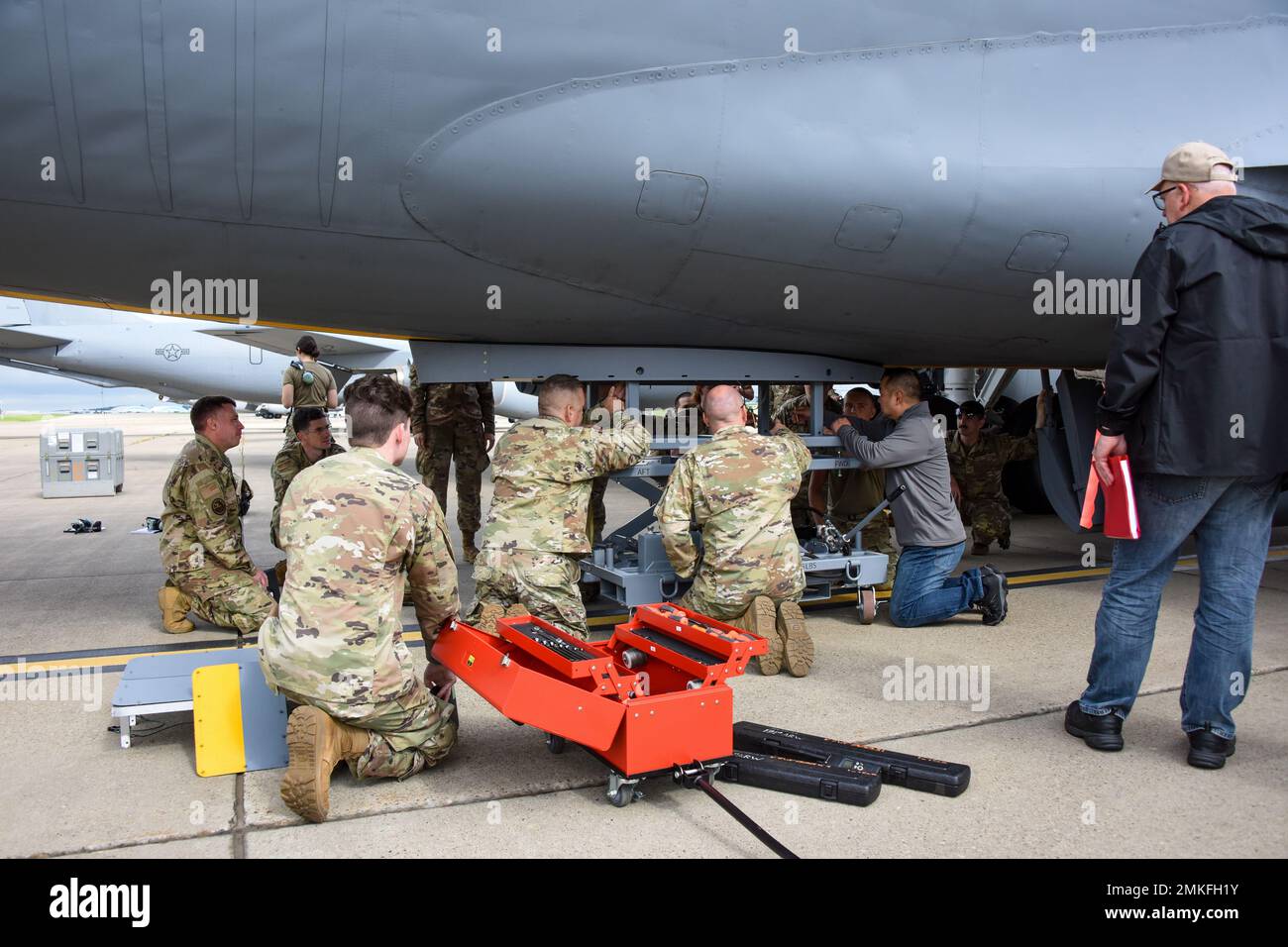 Guardsmen with the Pennsylvania, Ohio, Michigan, Wisconsin and Main Air ...