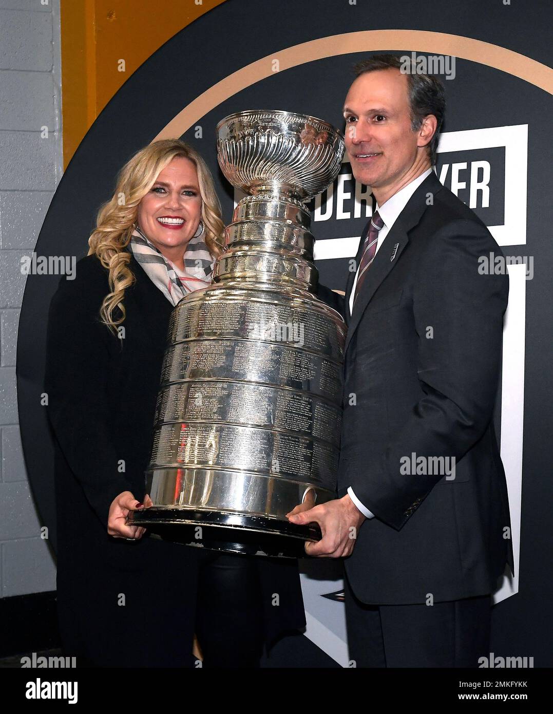 Former Anaheim Ducks defenseman Scott Niedermayer and his wife Lisa ...
