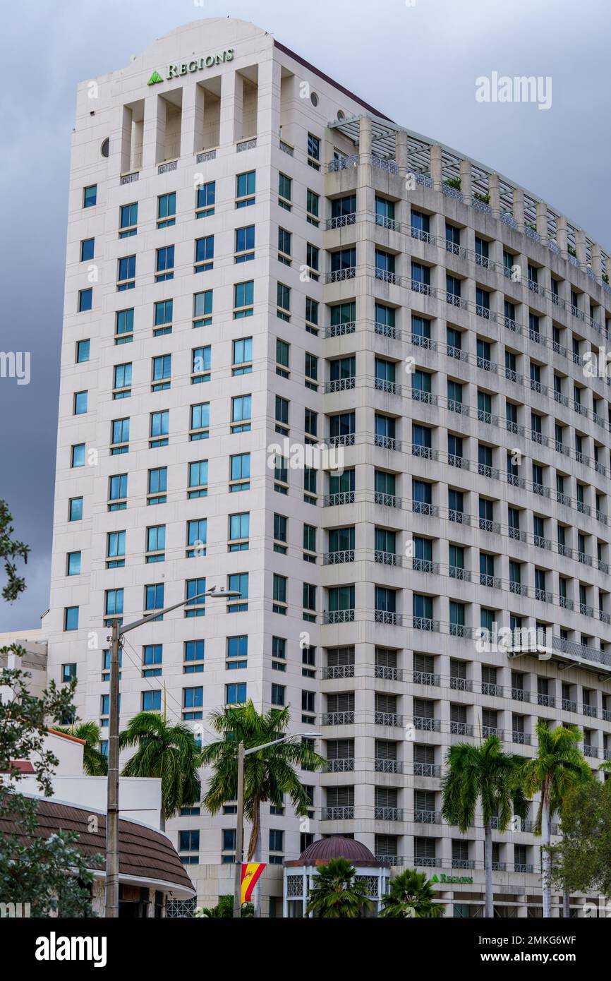 Regions bank building hi-res stock photography and images - Alamy