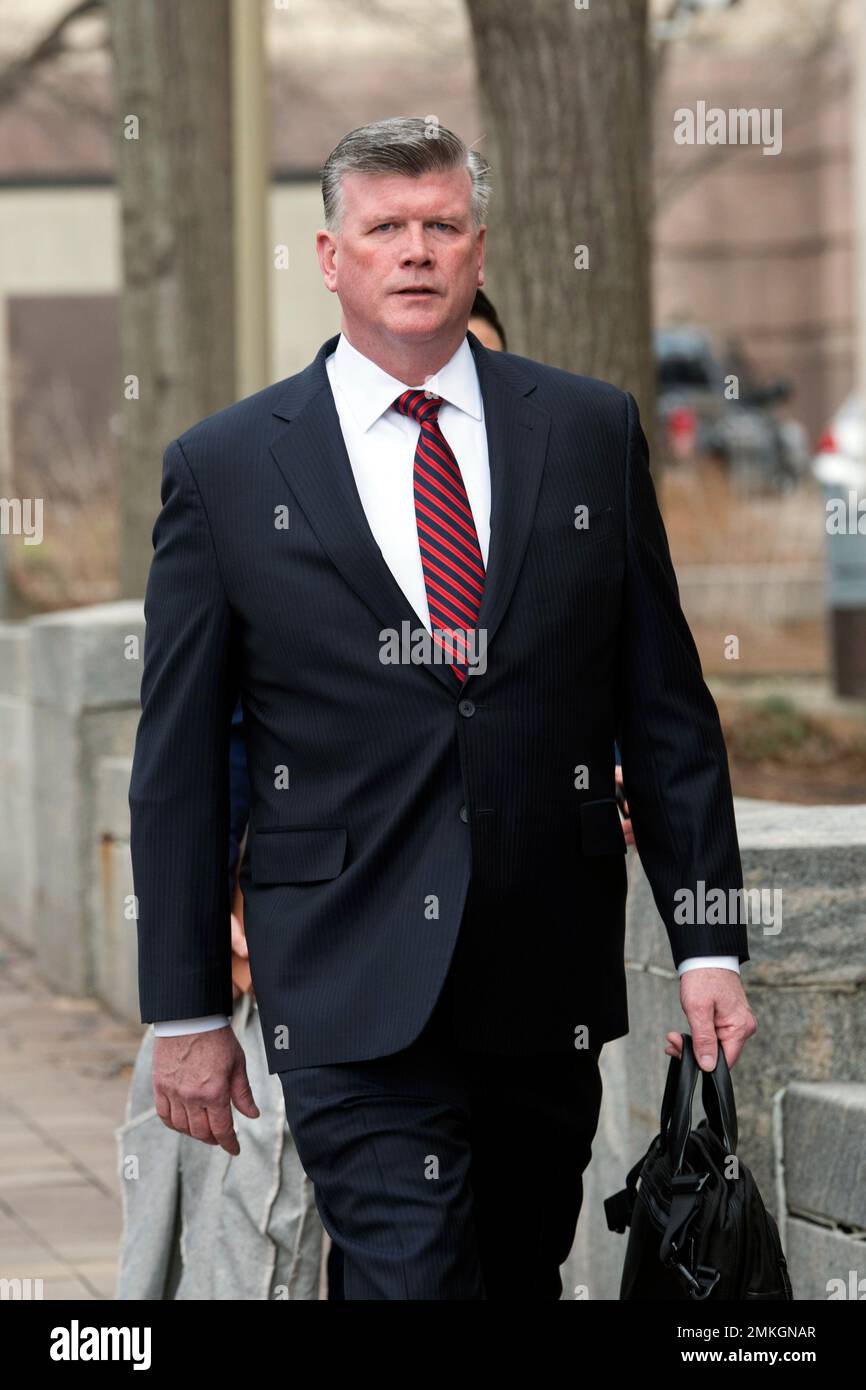 Kevin Downing, Paul Manafort's defense attorney, walks towards the ...