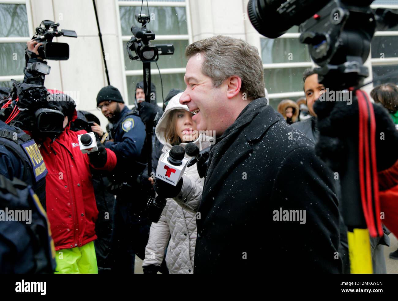 Jeffrey Lichtman, center, a defense attorney for Joaquin "El Chapo ...