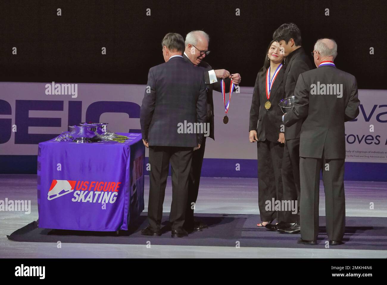 San Jose, CA, USA. 28th Jan, 2023. Olympic ice dancers Maia and Alex ...