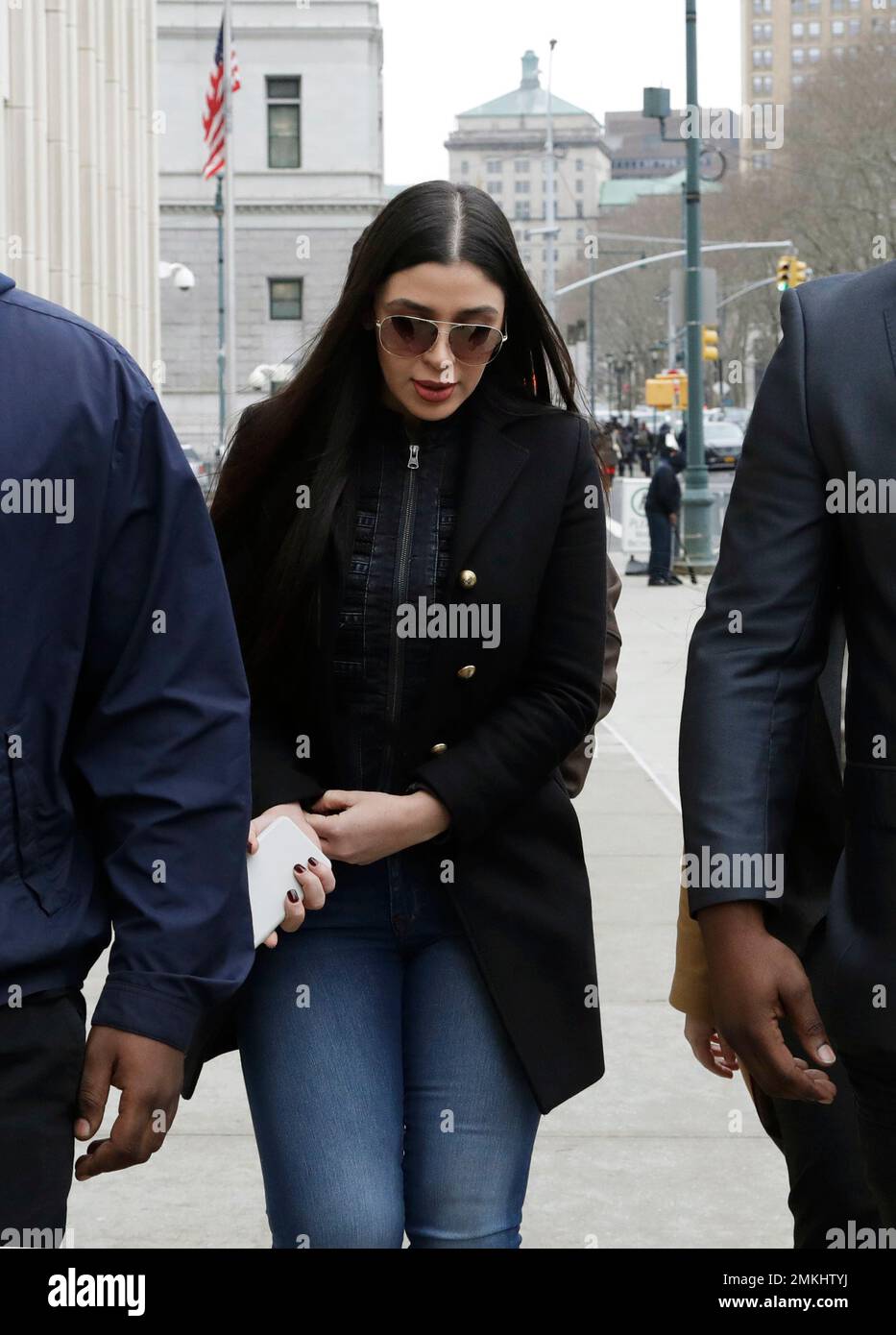 Emma Coronel Aispuro, center, wife of Joaquin "El Chapo" Guzman ...