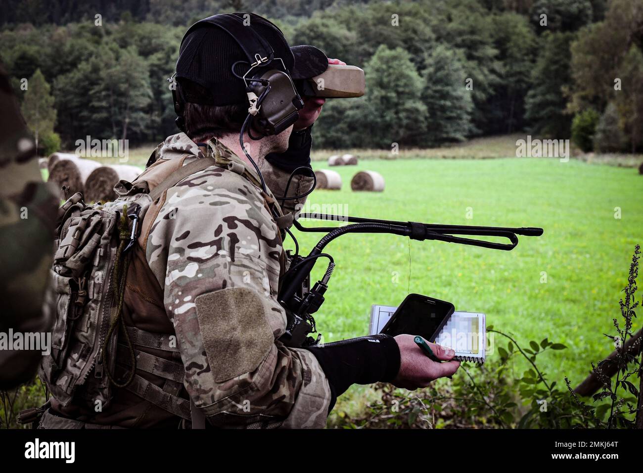 A U.S. Joint Terminal Attack Controller (JTAC) coordinates Close Air ...