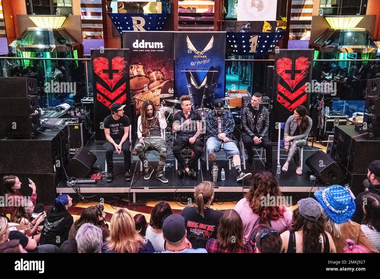 Jesse Hasek, Brian Welch, Jacoby Shaddix, Mike "Cyco Miko" Muir, Chris ...