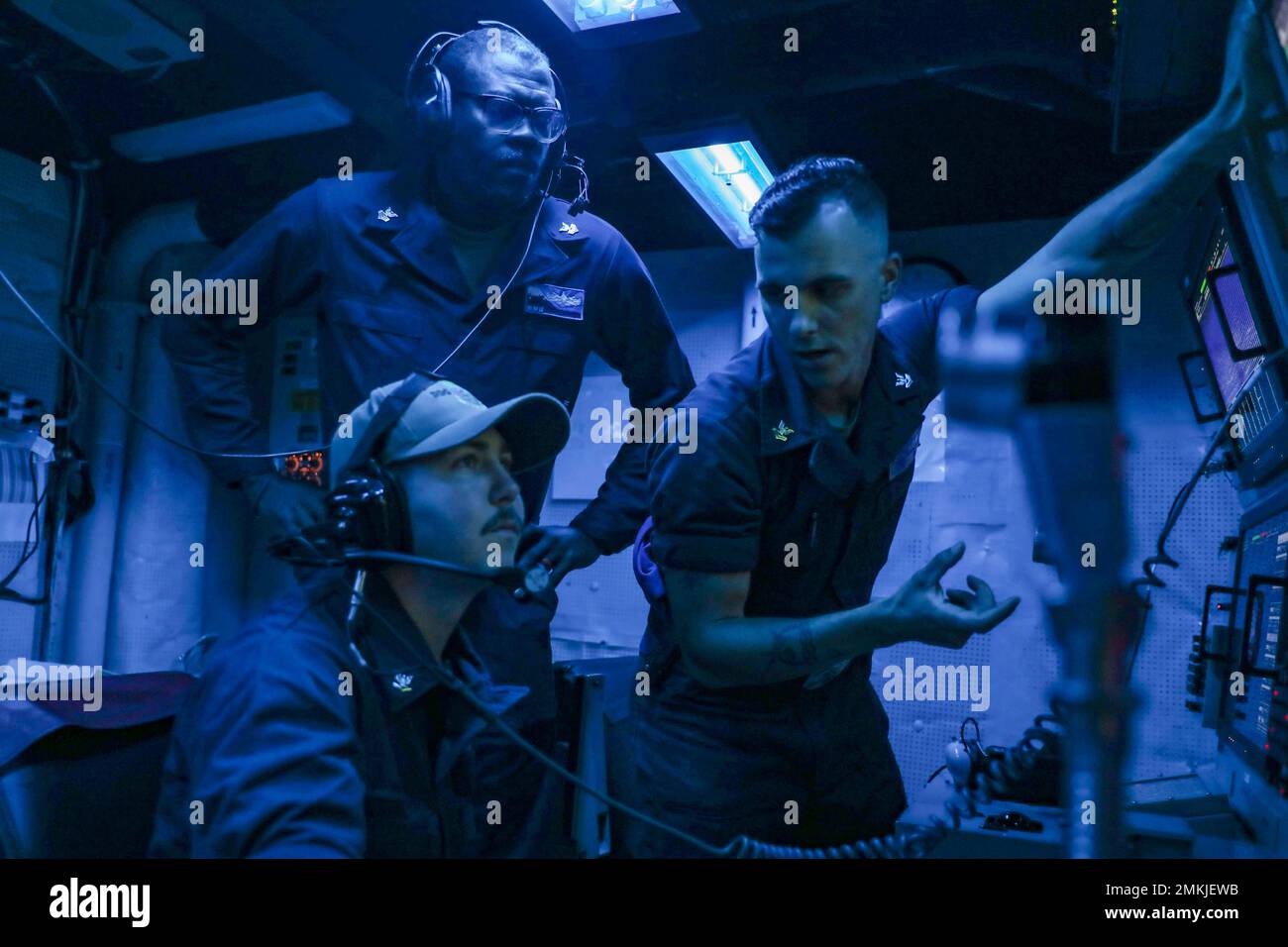 SOUTH CHINA SEA (Sept. 9, 2022) Sailors analyze contacts on a passive ...