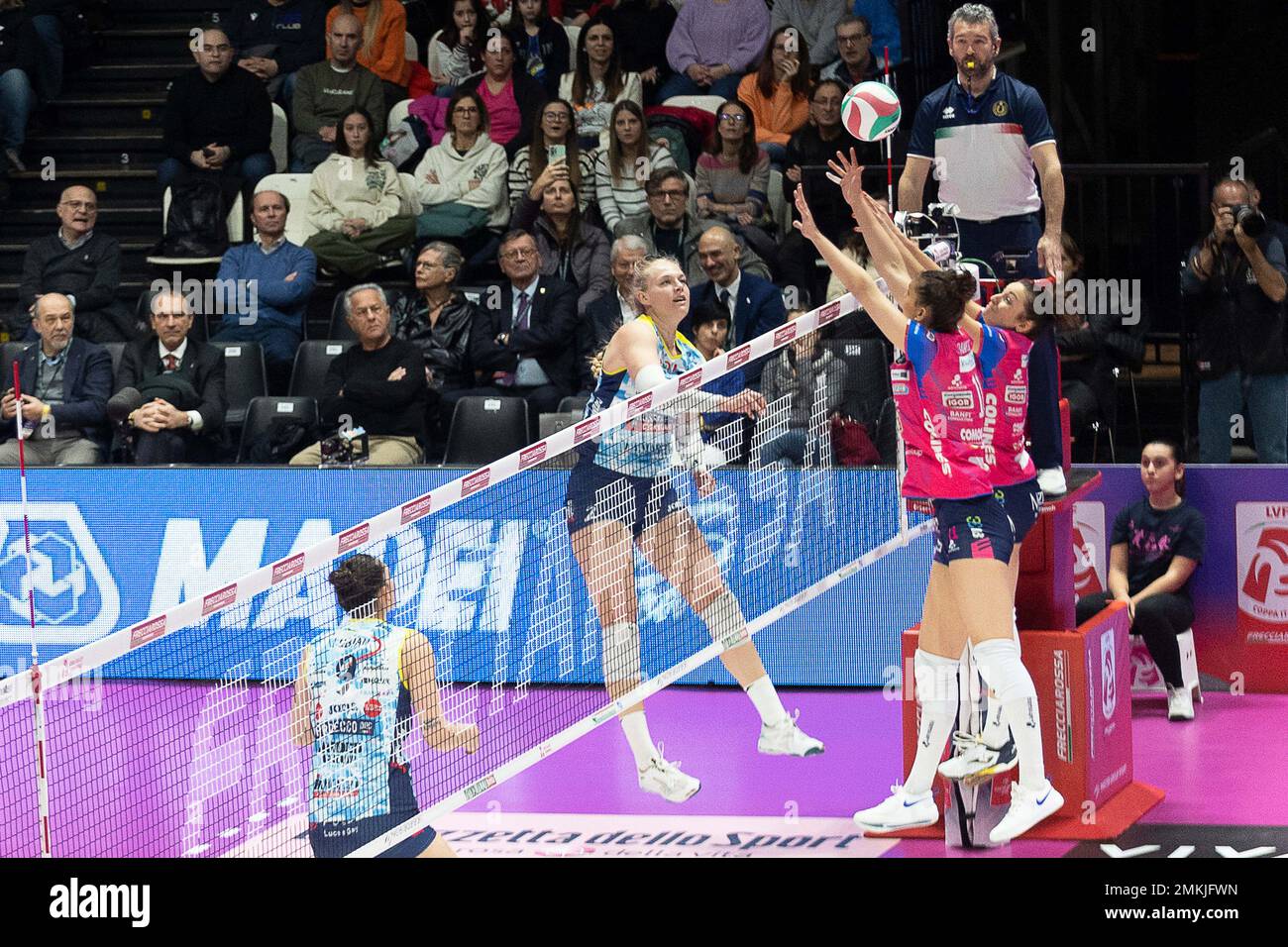 Plummer block hi-res stock photography and images - Alamy