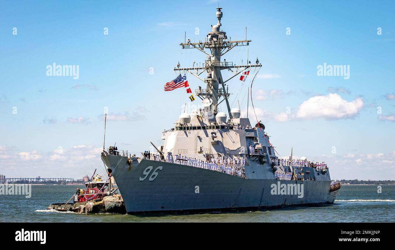 220909-N-NQ285-1118 NORFOLK (Sept. 9, 2022) The crew of the Arleigh ...