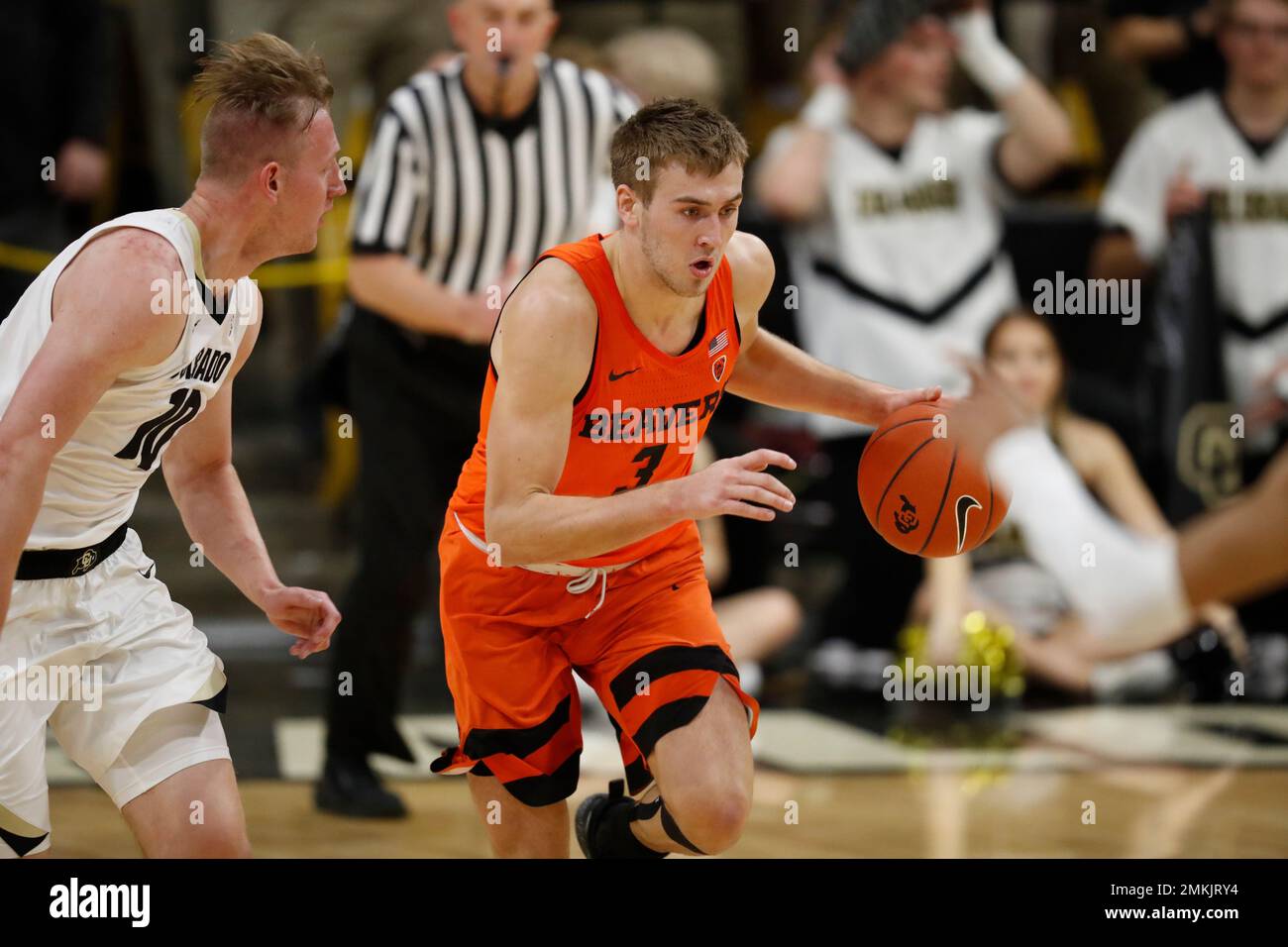 Oregon State Beavers forward Tres Tinkle (3) and Colorado Buffaloes ...