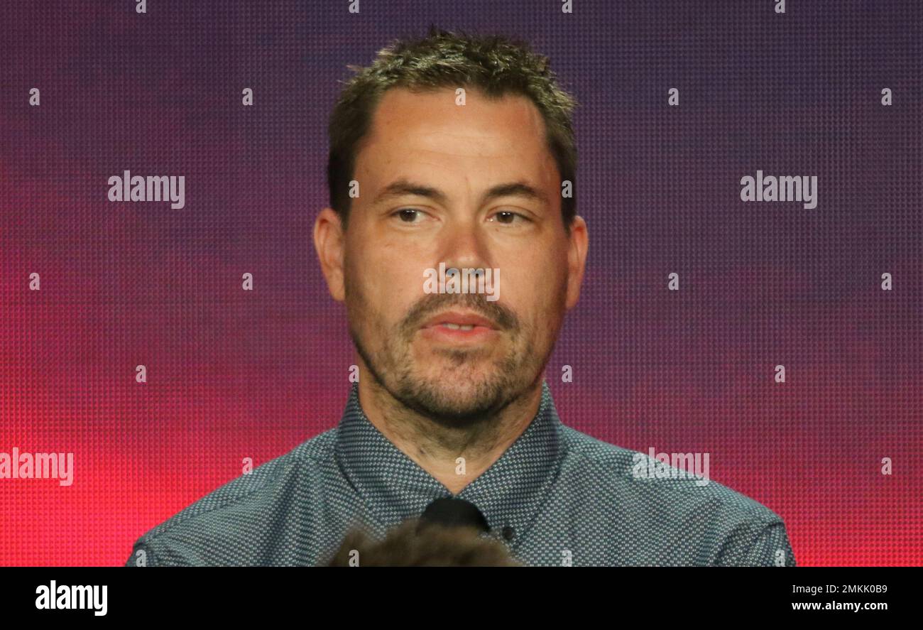 Executive producers Christopher Hollier participates in the "Roswell ...