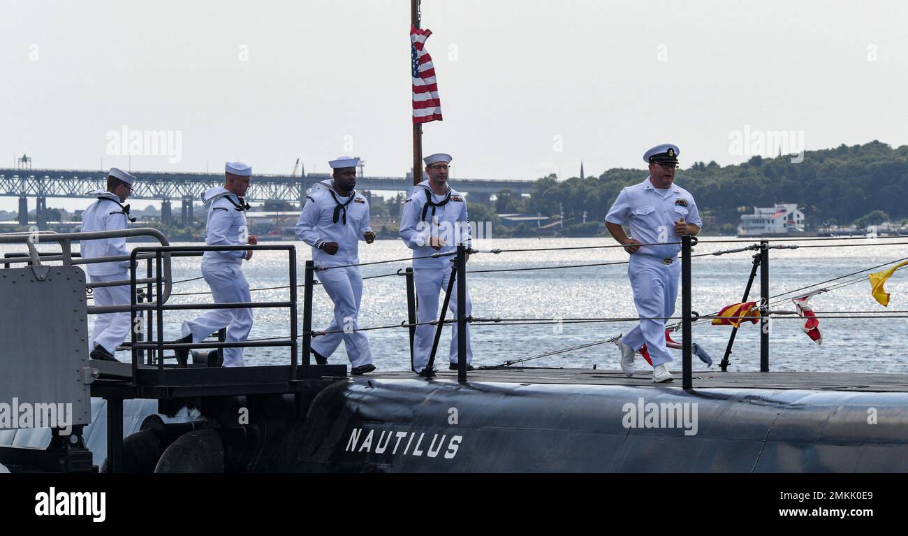 220909-N-MQ631-1332 GROTON, Conn. (September 9, 2022) - Sailors ...