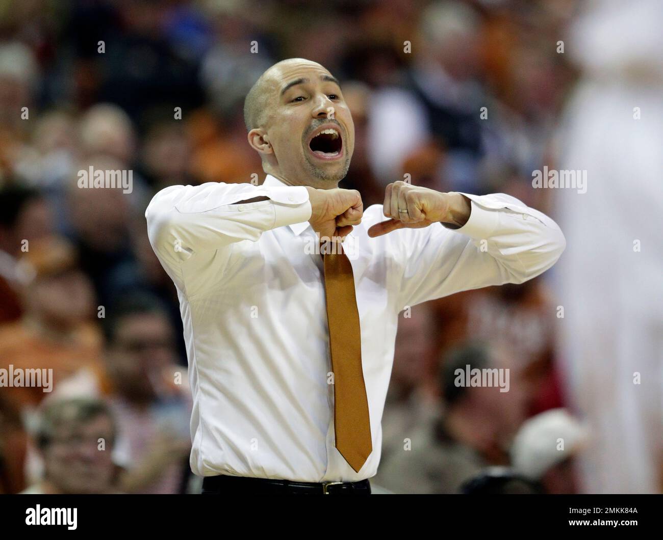 Texas head coach Shaka Smart during the first half on an NCAA college ...