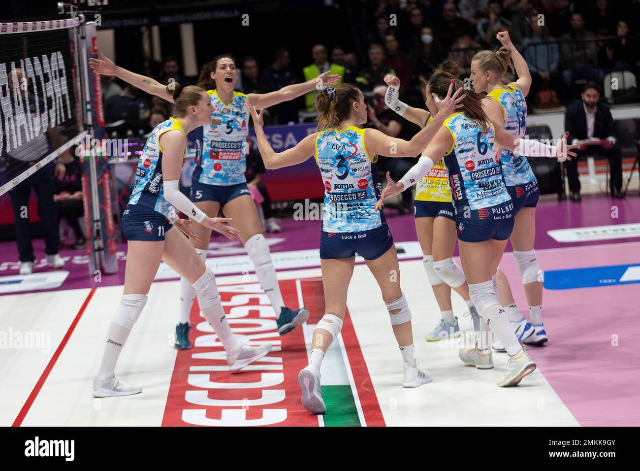 Exultation of players of Imoco Volley Conegliano after scoring a set ...