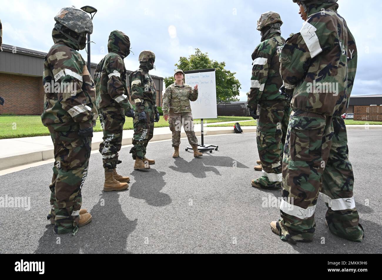 Members of the 113th Wing, D.C. Air National Guard, test their ability ...