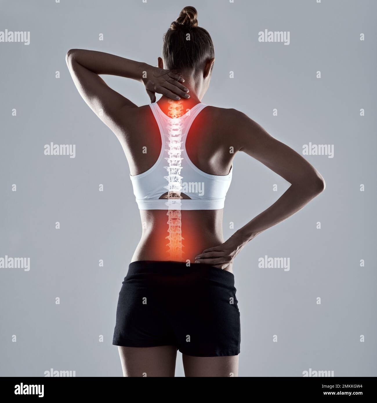Sportswomen in pain hi-res stock photography and images - Alamy