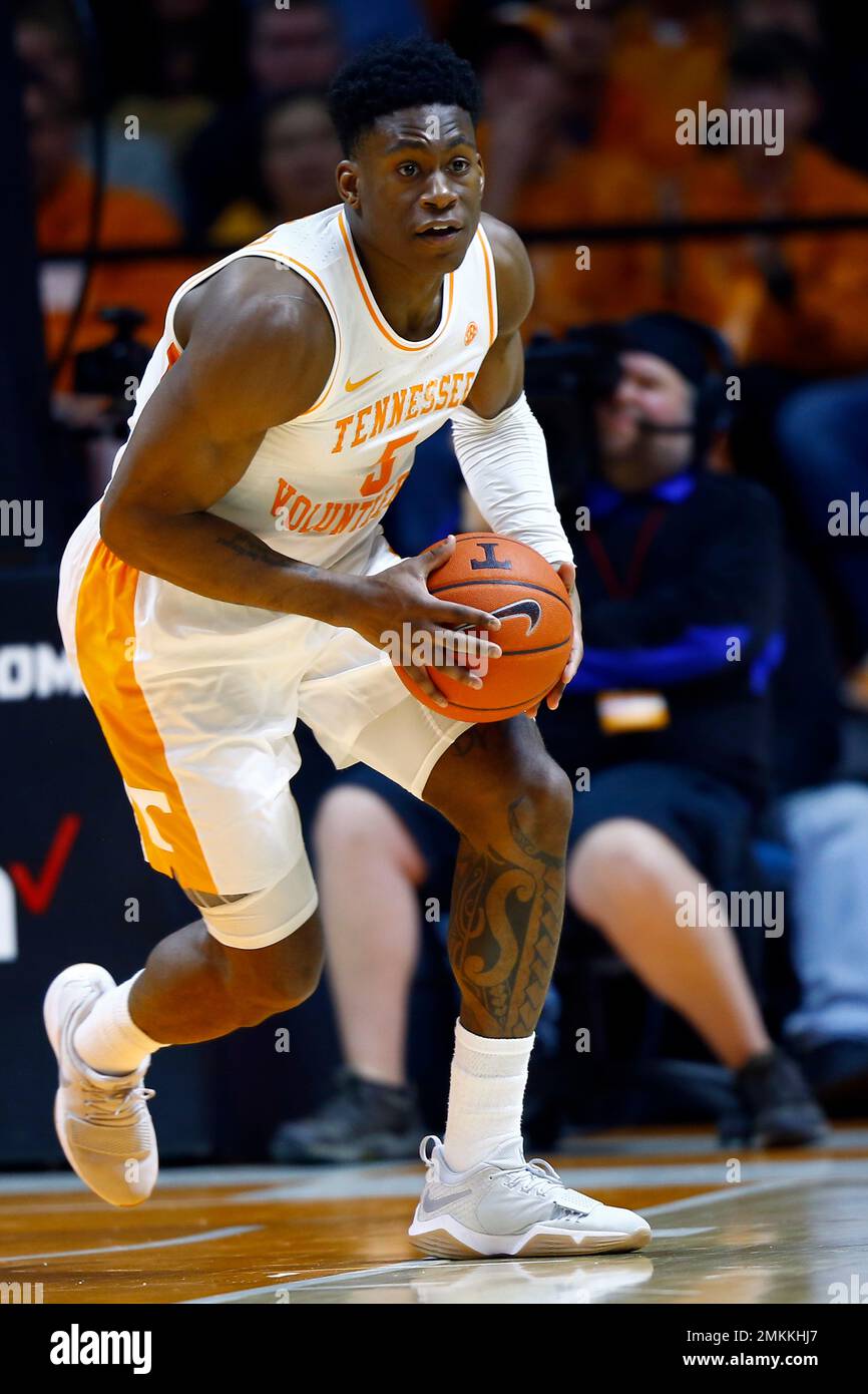 Tennessee guard Admiral Schofield (5) drives the ball up court in the ...