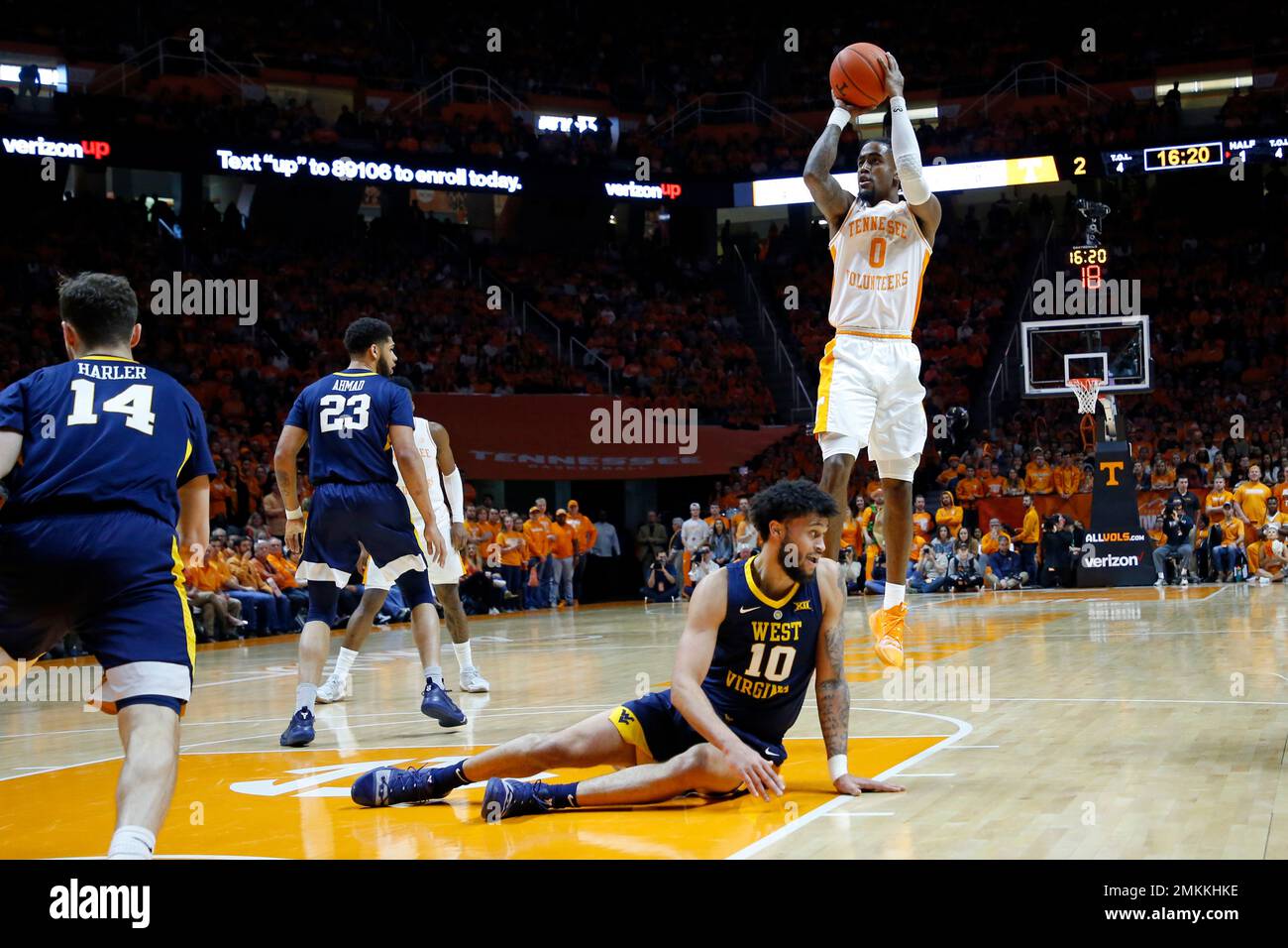 Tennessee guard Jordan Bone (0) shoots over West Virginia guard ...