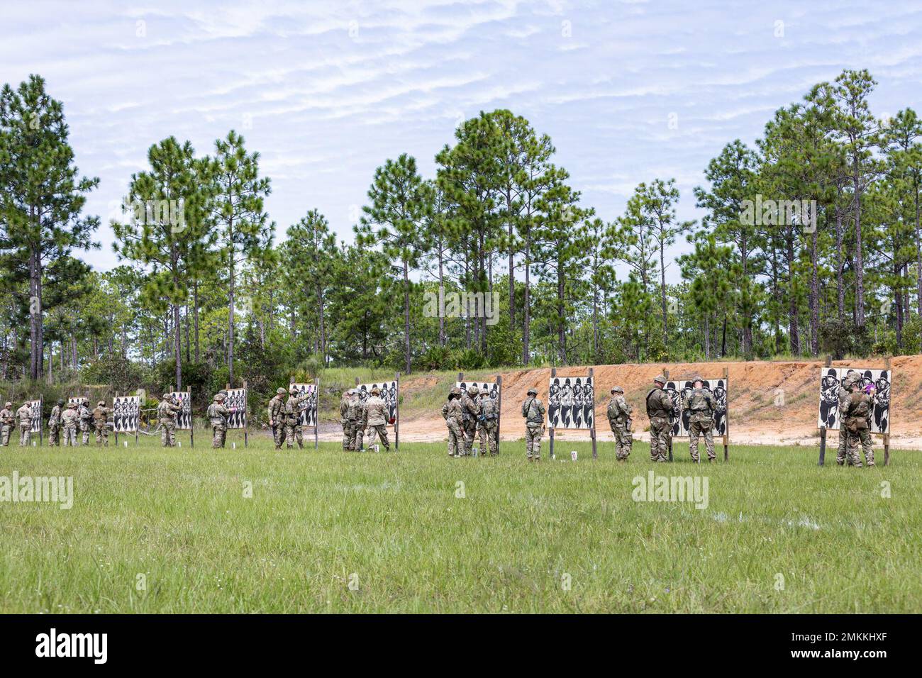 Soldiers from the Florida Army National Guard compete during the 2022 ...