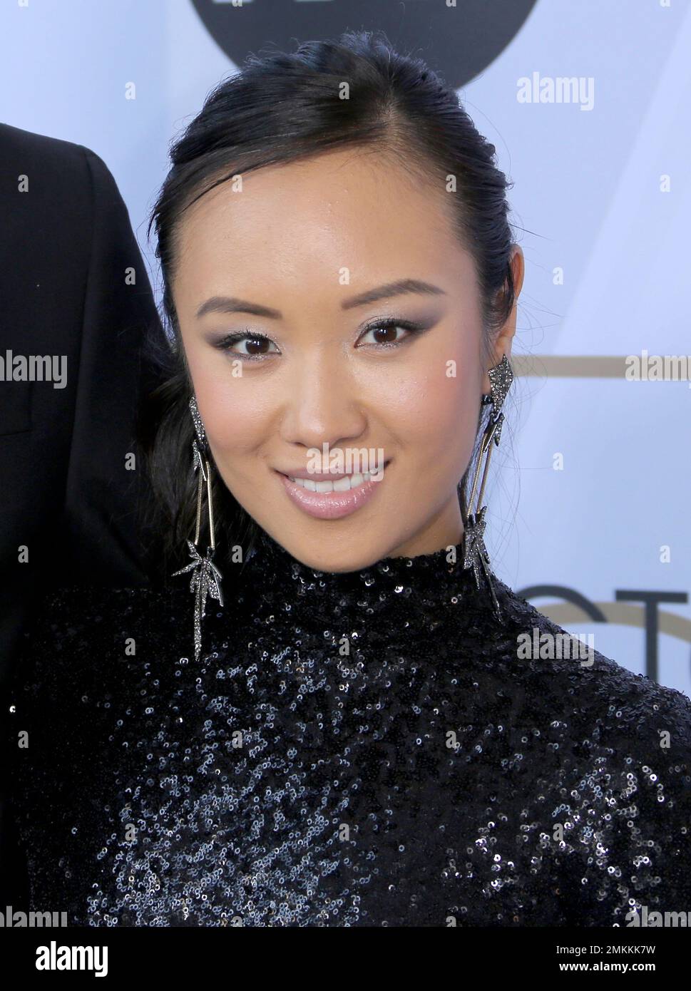 Ellen Wong arrives at the 25th annual Screen Actors Guild Awards at the ...