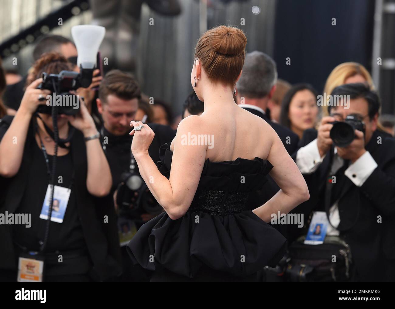 Amy Adams arrives at the 25th annual Screen Actors Guild Awards at the ...