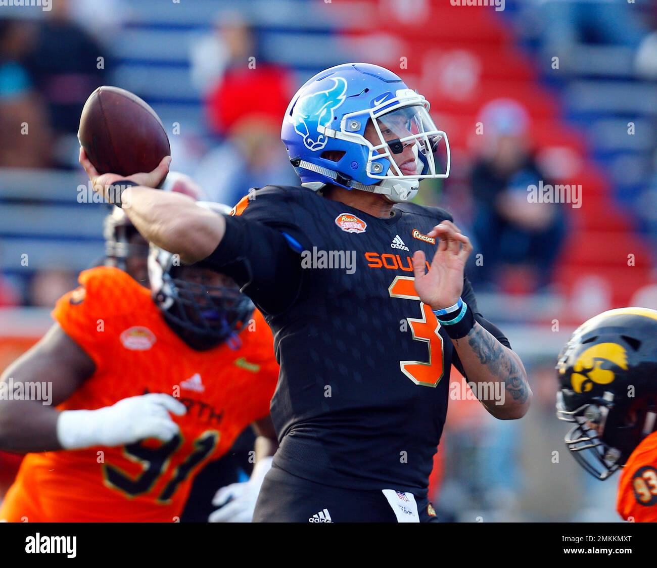 South quarterback Tyree Jackson of Buffalo (3) throws a pass during the ...