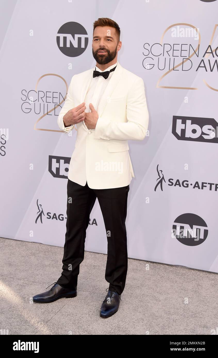 Ricky Martin arrives at the 25th annual Screen Actors Guild Awards at ...
