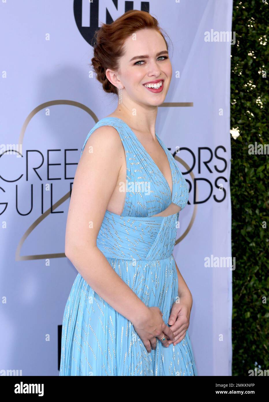 Elizabeth McLaughlin arrives at the 25th annual Screen Actors Guild ...