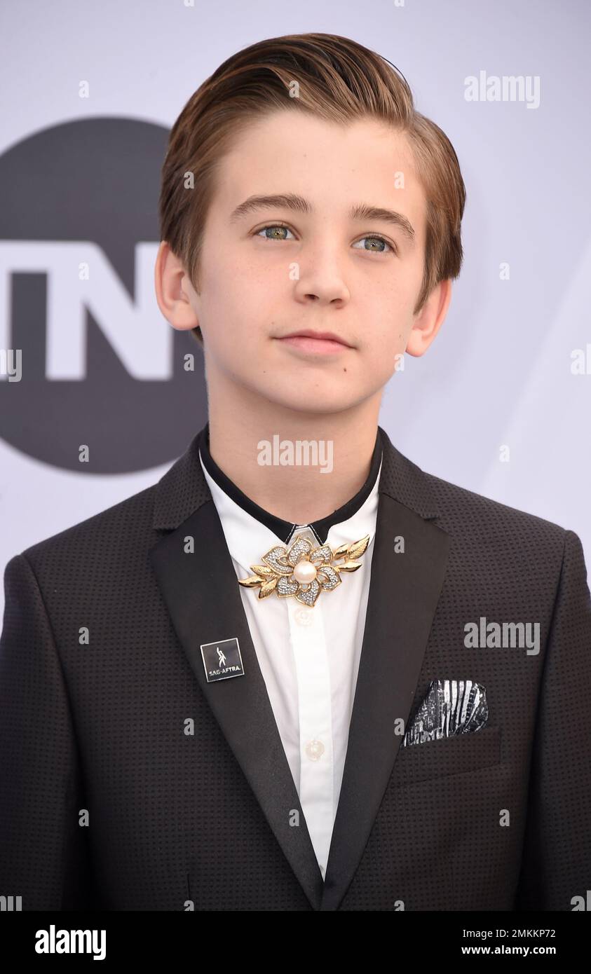Parker Bates arrives at the 25th annual Screen Actors Guild Awards at ...