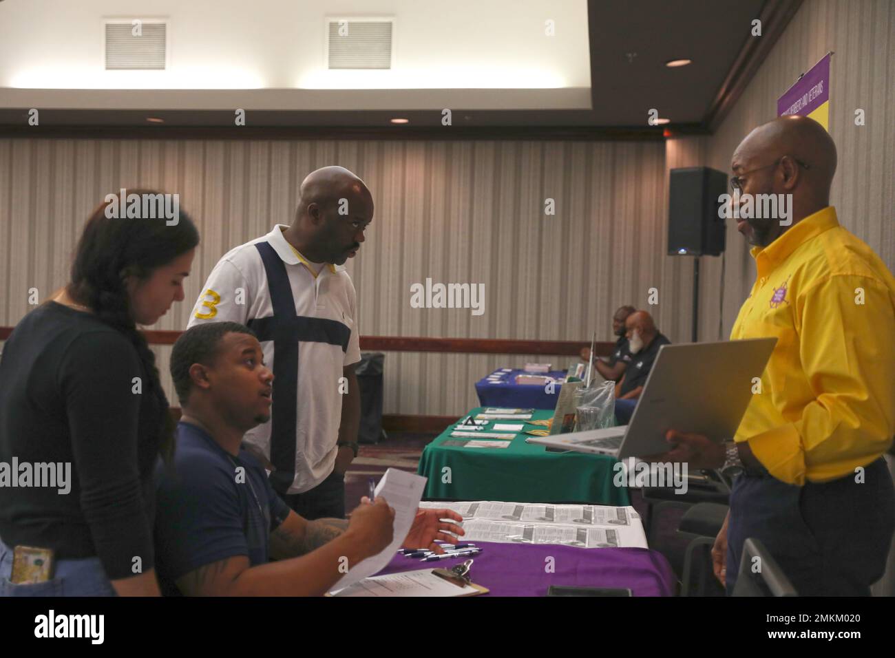 Soldiers and family of the 276th Military Police Company attend the ...
