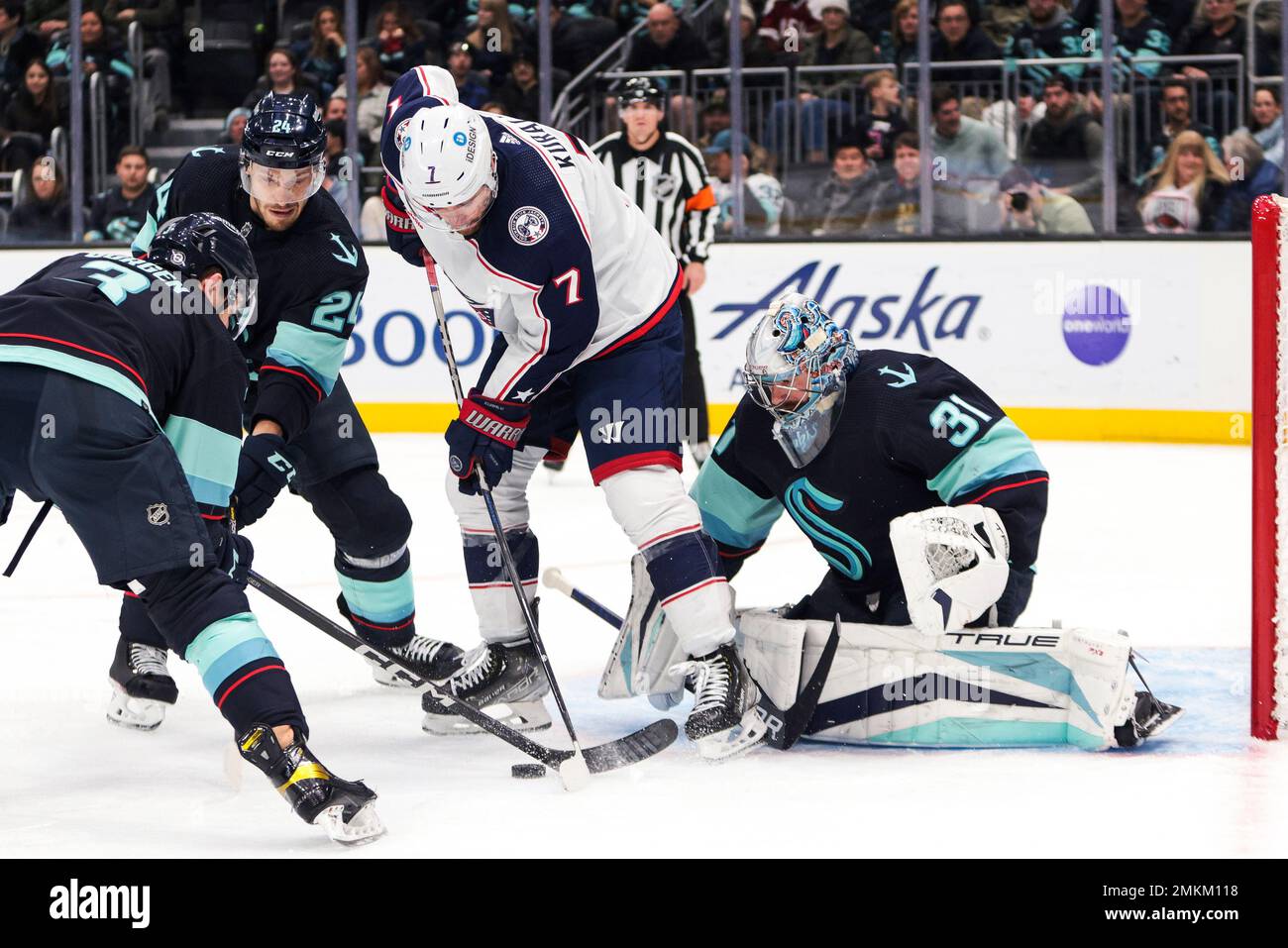Columbus Blue Jackets center Sean Kuraly (7) works in front of Seattle ...