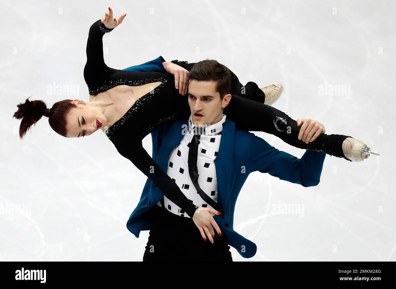 Marie-Jade Lauriault and Romain Le Gac of France perform in the ice ...
