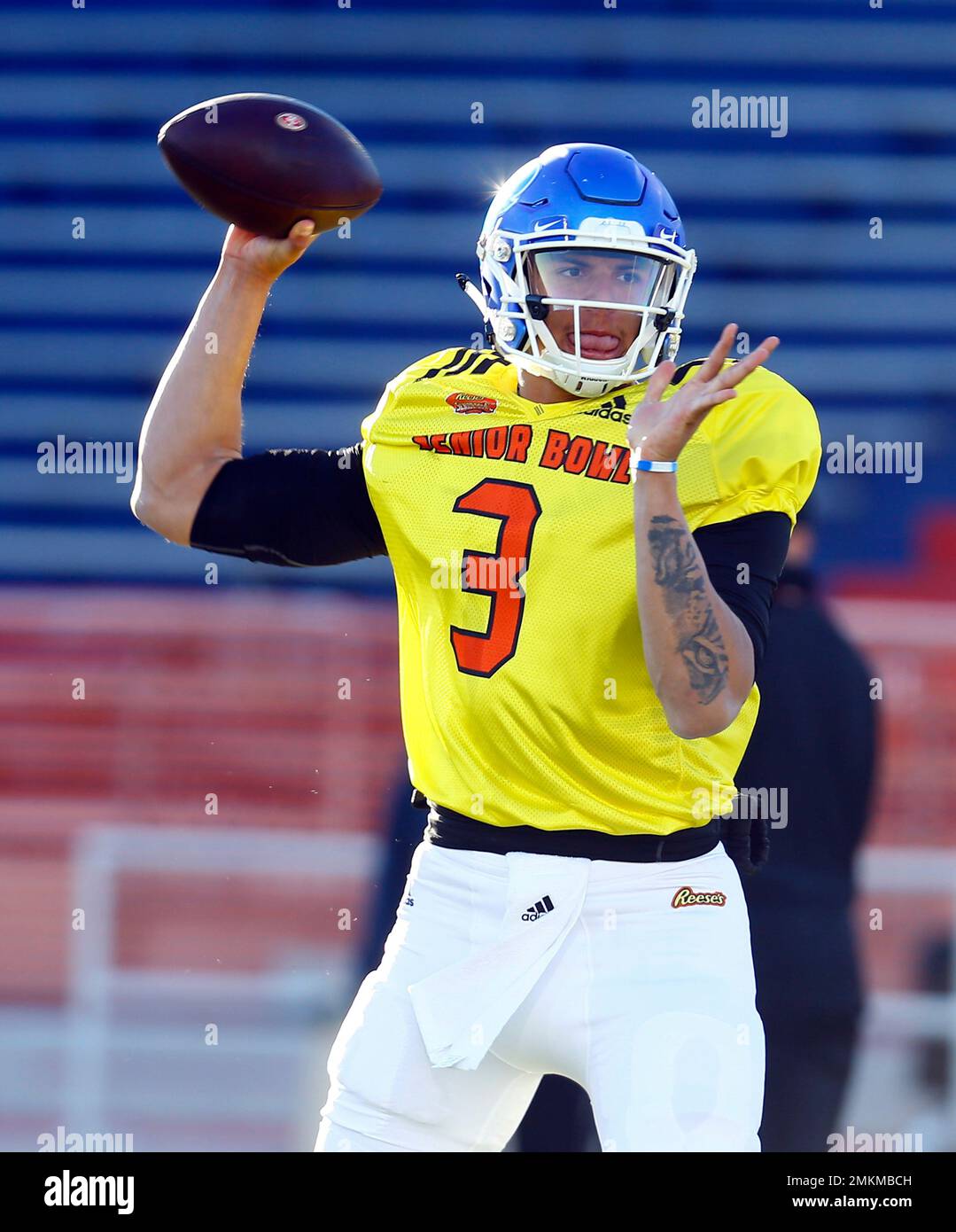 South quarterback Tyree Jackson of Buffalo (3) throws a pass during ...