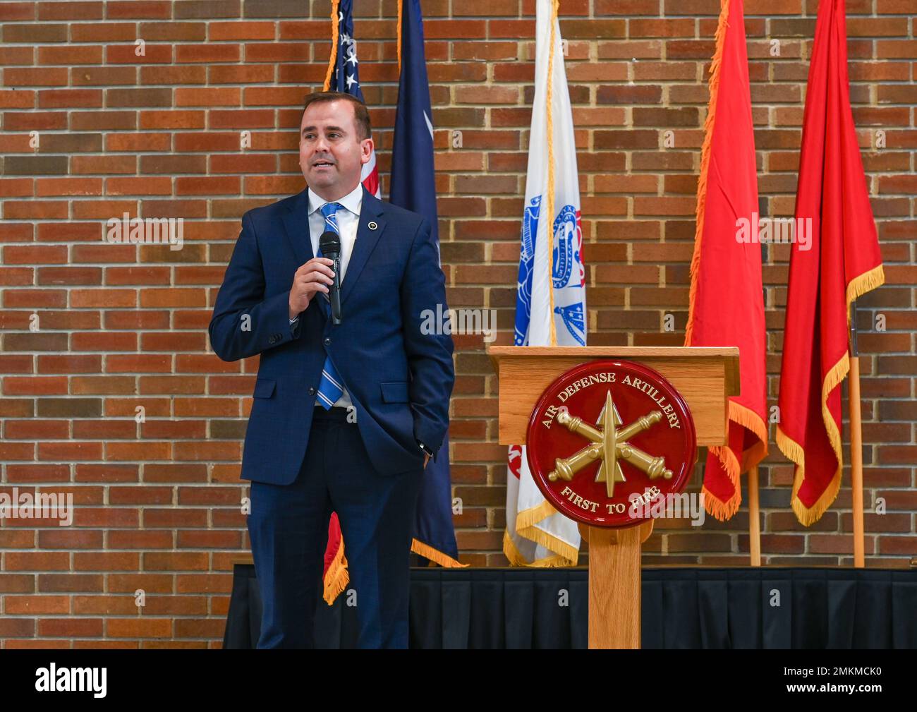 U.S. Army National Guard Soldiers with the 2nd Battalion 263rd Air ...