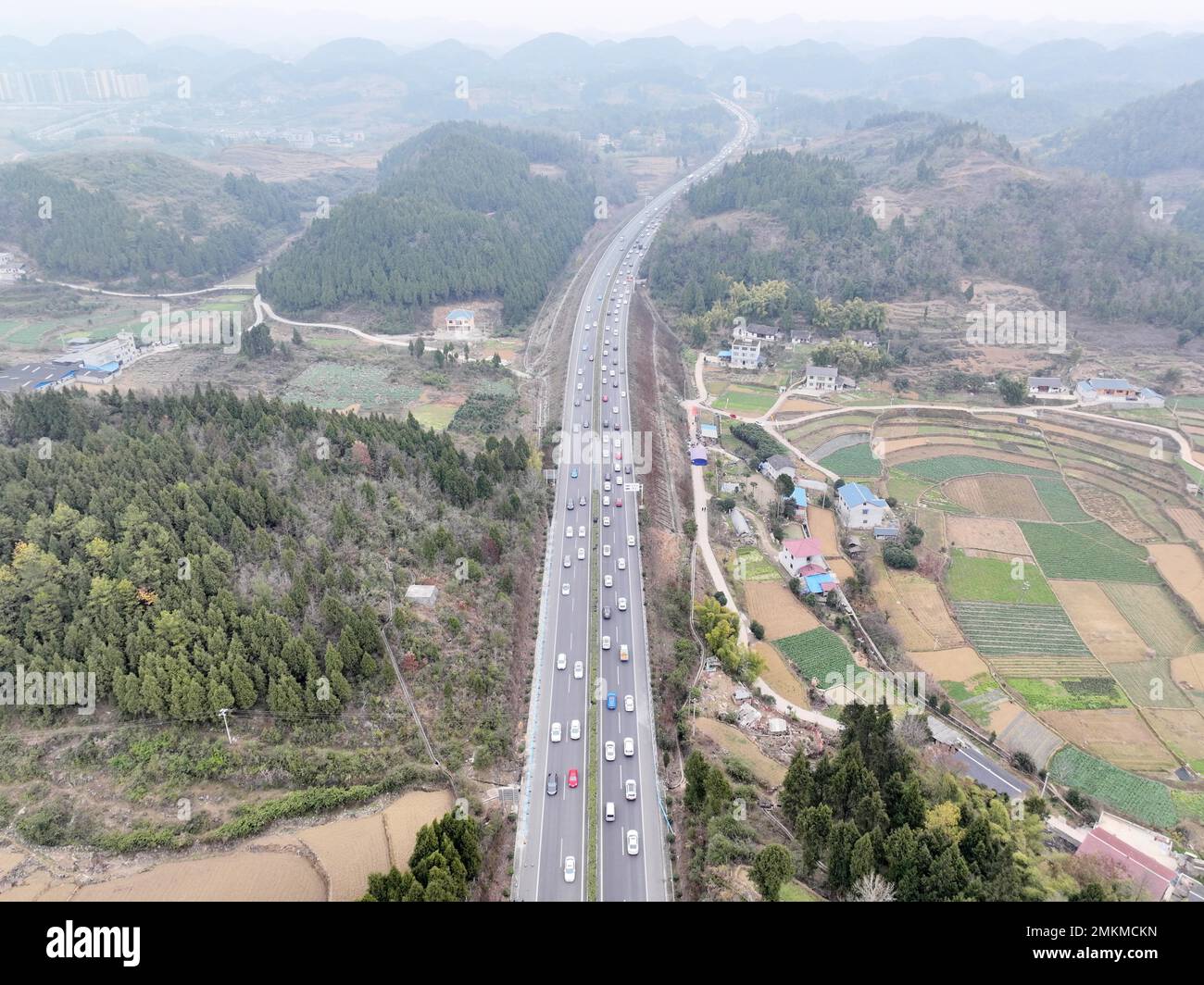 Aerial photo shows the return vehicles on Hangzhou-Ruili Expressway in ...