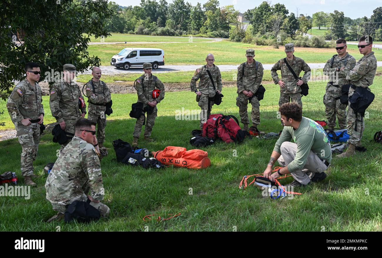 Richard Murphy, a search and extraction instructor from L2 Defense ...