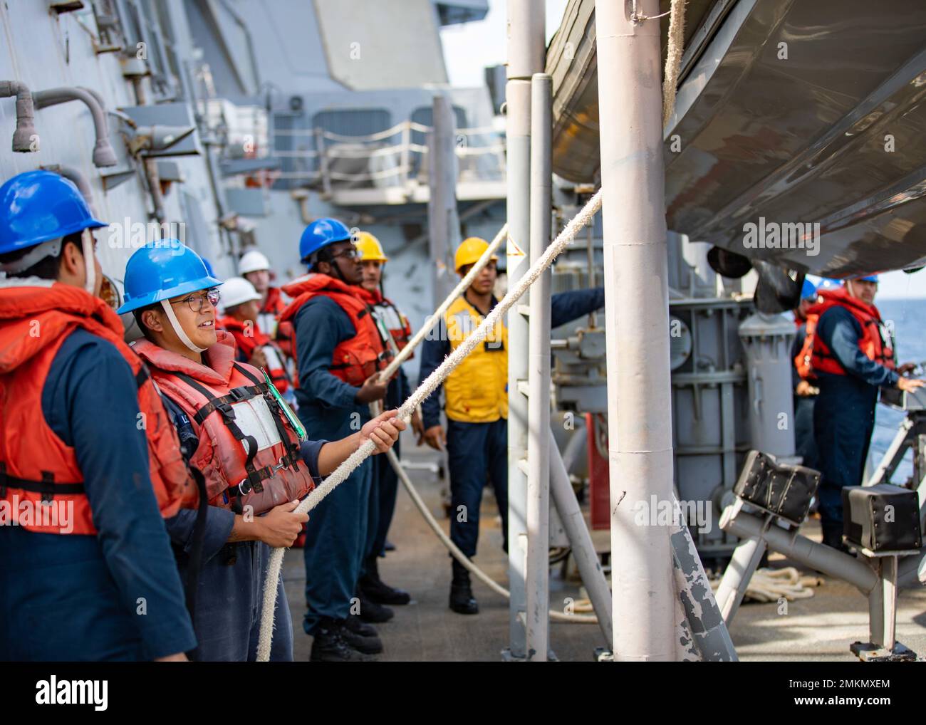 220910-N-NQ285-1100 ATLANTIC OCEAN (Sept. 10, 2022) Personnel ...