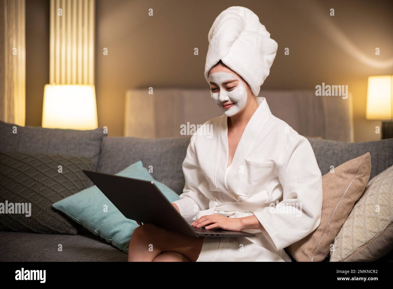 Film woman typing hi-res stock photography and images - Alamy