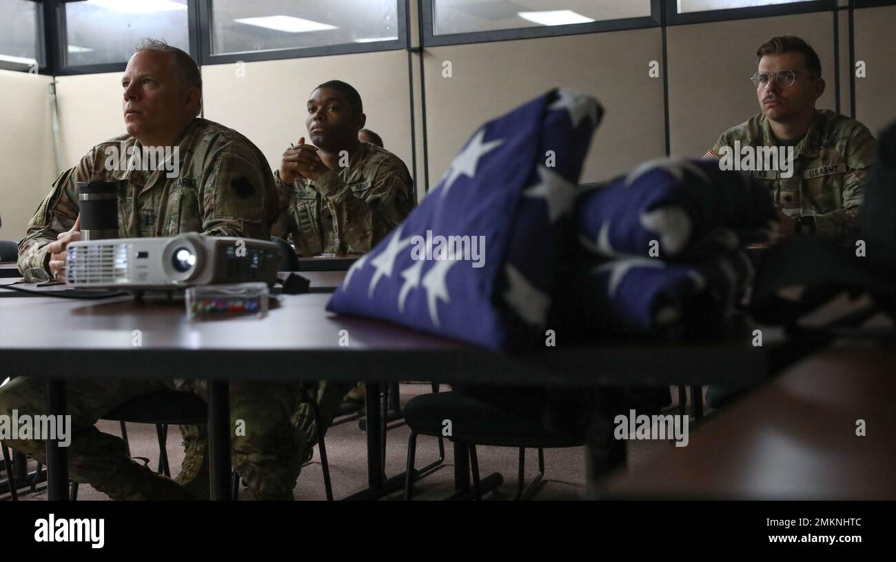 U.S. Army Reserve Soldiers from the 367th MPAD listen to a military ...