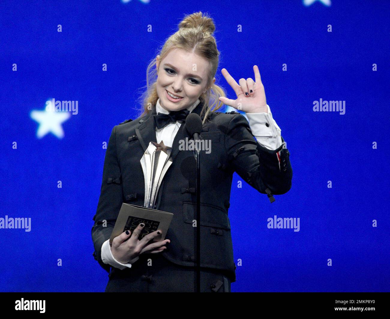 Elsie Fisher accepts the award for best young actor/actress for "Eighth ...