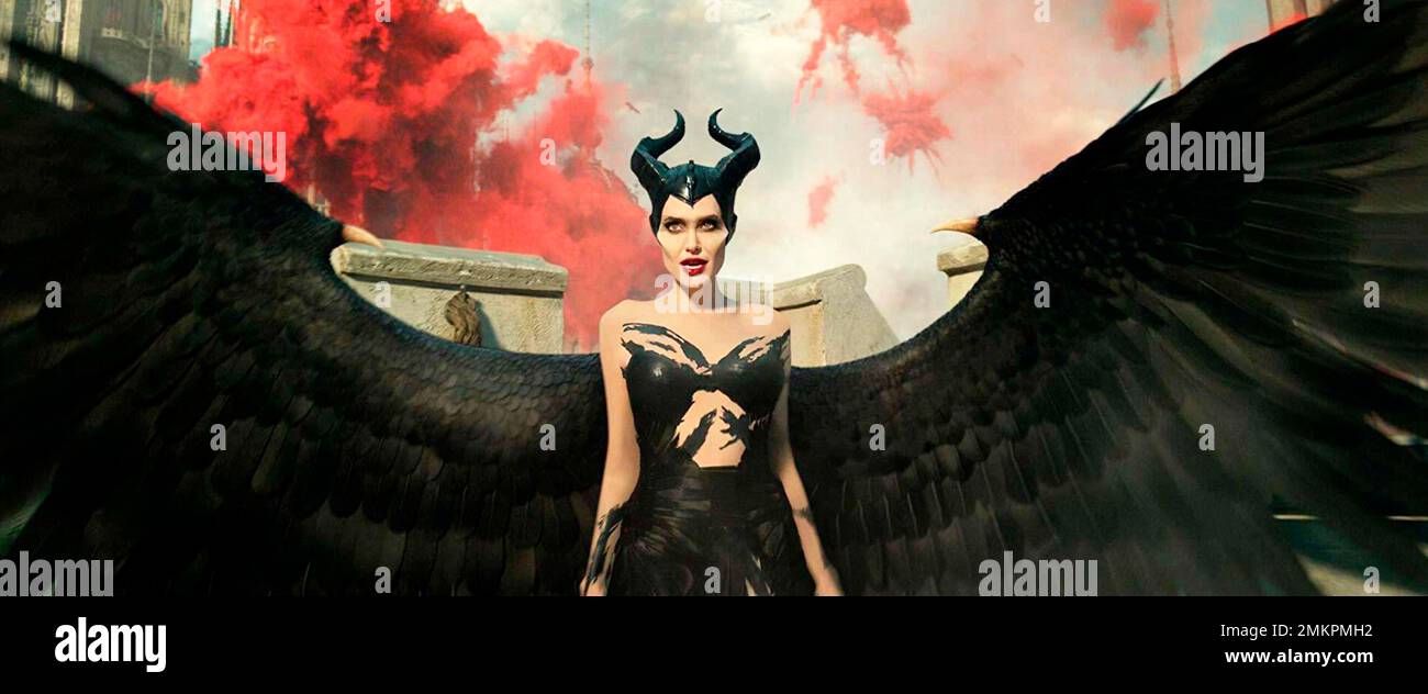 ANGELINA JOLIE in MALEFICENT: MISTRESS OF EVIL (2019), directed by ...